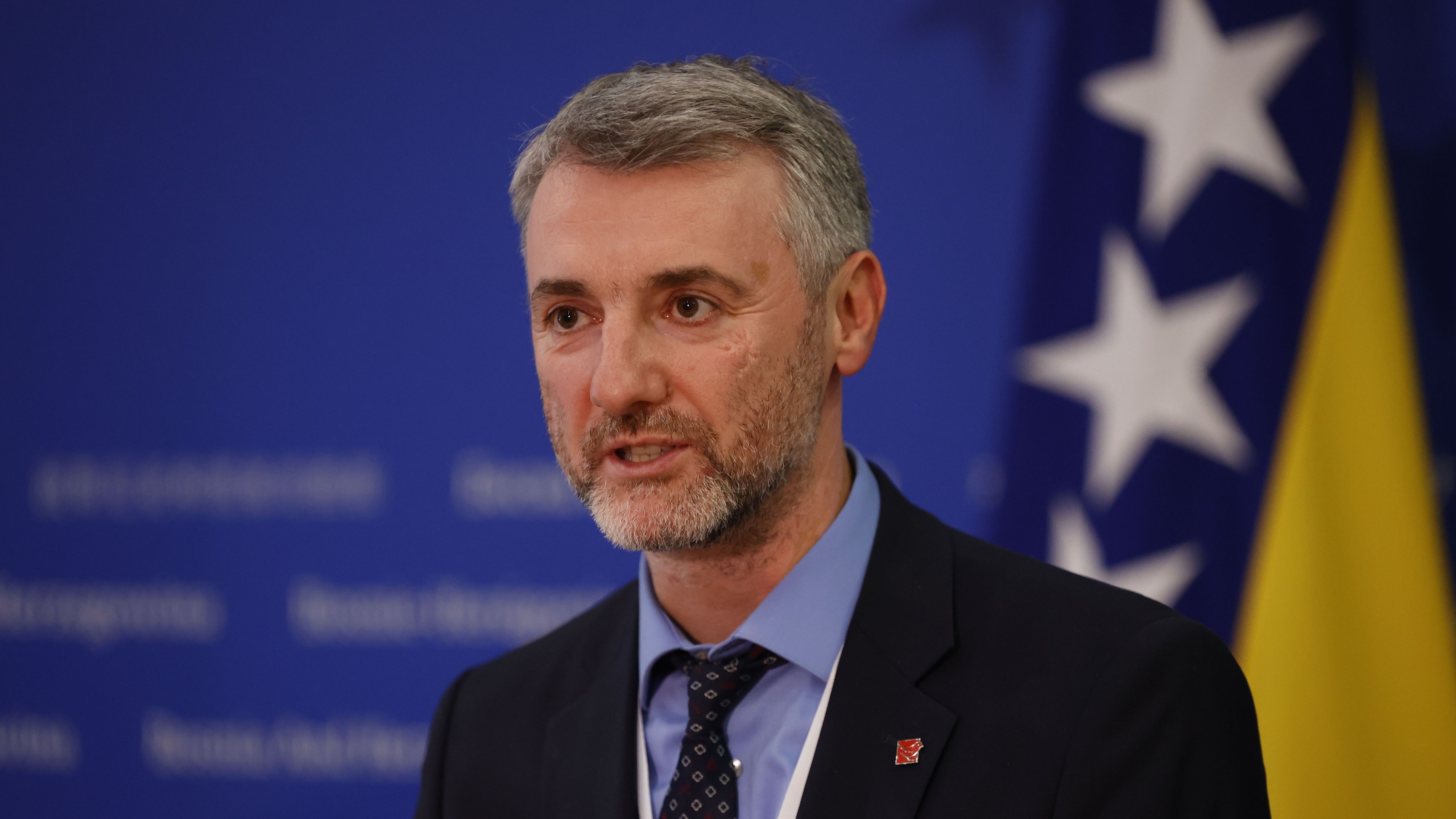 Državni ministar Edin Forto za "Avaz": Izgraditi željeznički koridor ...
