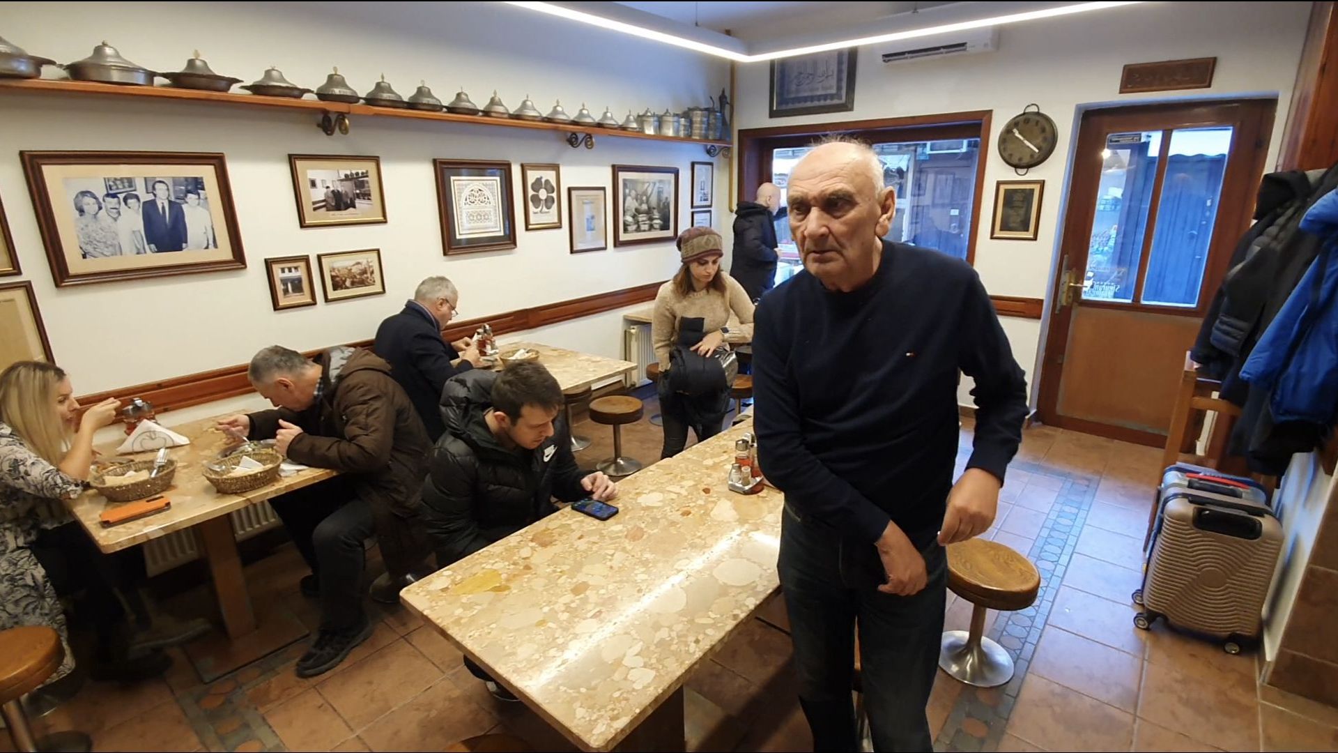 Srce i duša Baščaršije, slika sarajevskog duha: U aščinici "Hadžibajrić ...