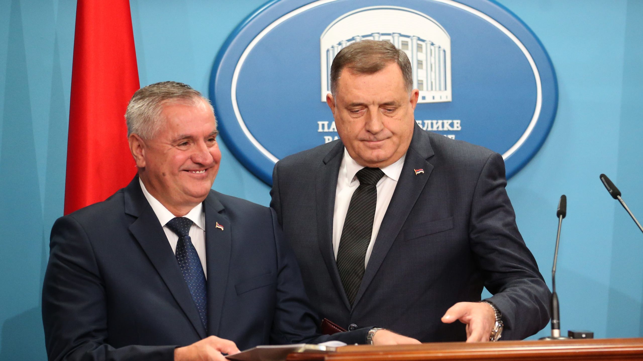 Vasković tvrdi: Dodik saopštio da mora podnijeti ostavku, Višković ...