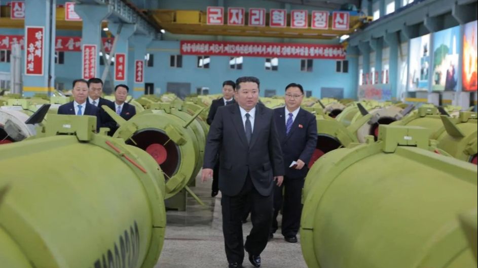 Kim ponovo zvecka oružjem: Sjeverna Koreja lansirala projektil, raste ...