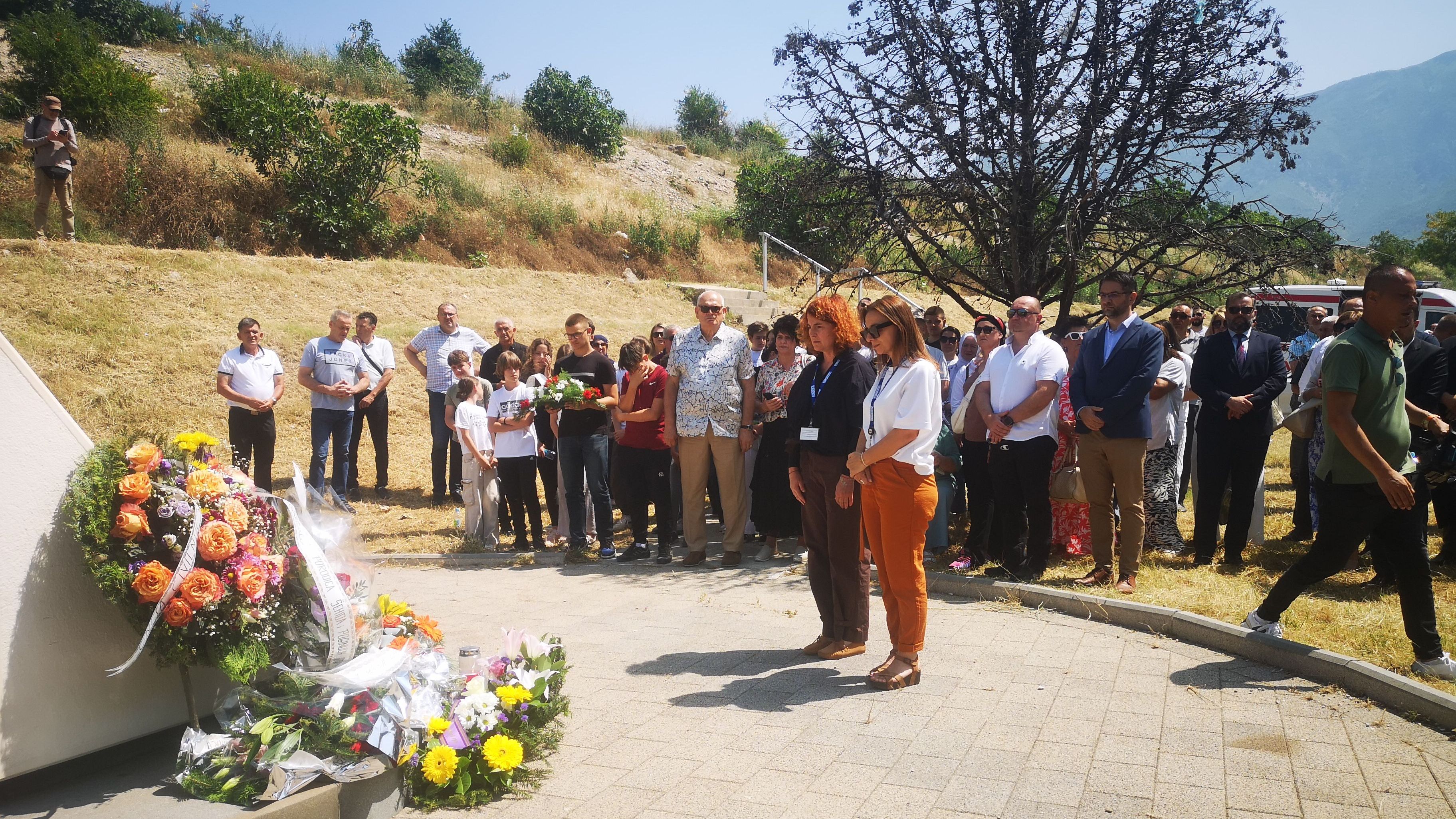33 godine zločina bez pravde: Sjećanje na dan kada je mučki ubijeno 114 ...