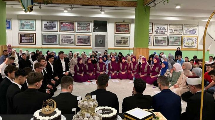 Maturantska generacija Karađoz-begove medrese putuje na umru