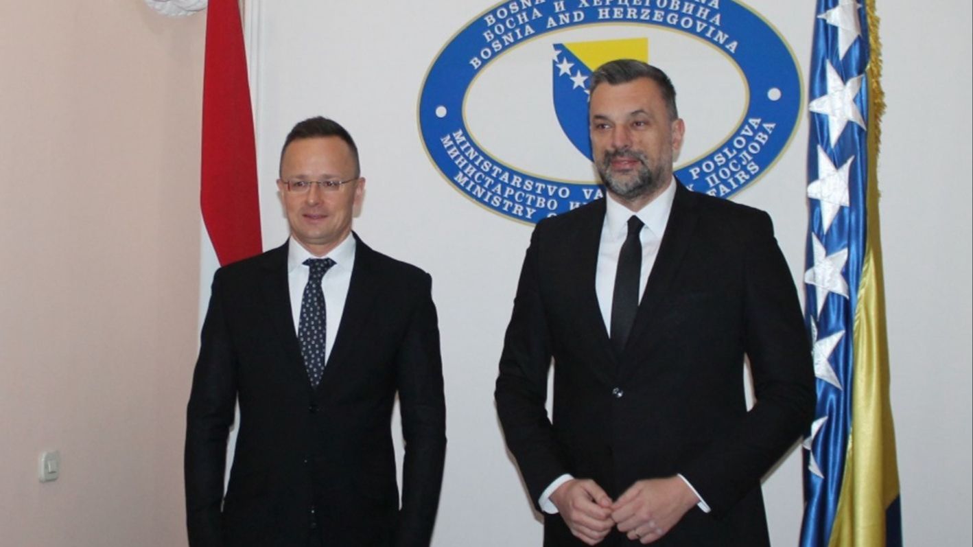 Sijarto nije mogao zbog magle da sleti u Sarajevo, pa produžio za Banju ...
