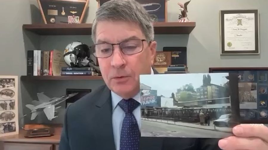 Penzionisani viceadmiral Američke mornarice: Bio sam tamo kada se ...