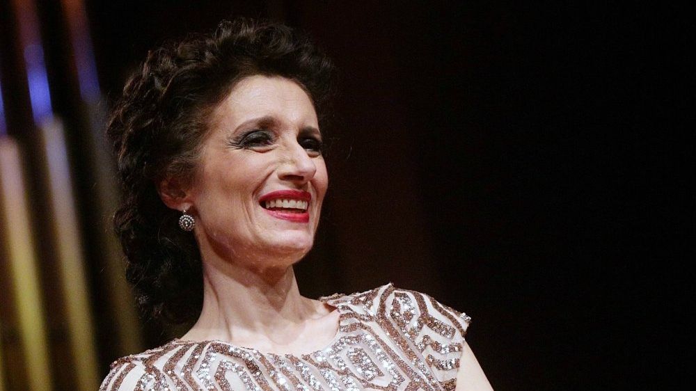 Muzička diva: Doris Dragović iznenadila fanove fotografijom iz vremena ...
