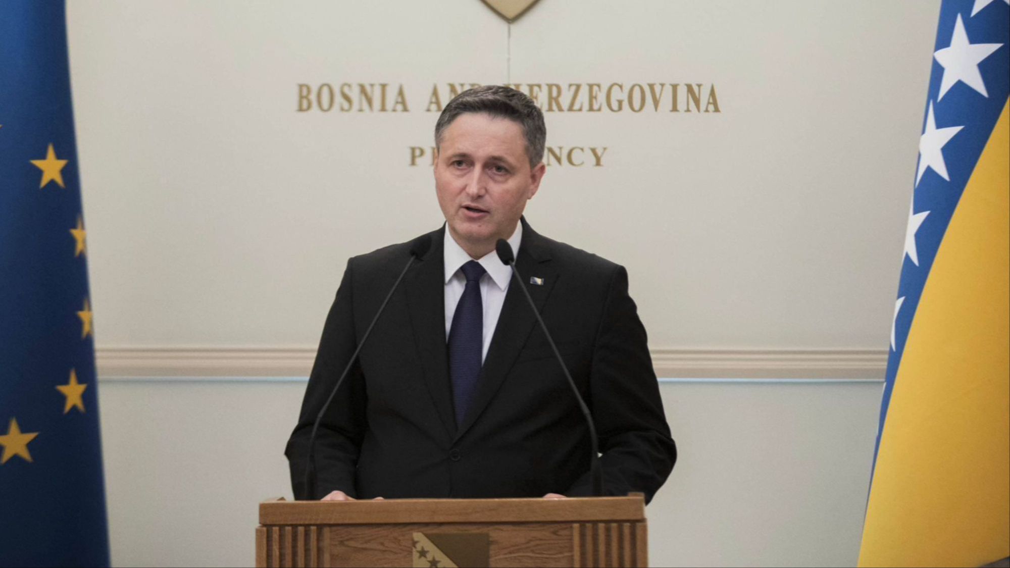 Bećirović odgovorio Vučiću: Nisi nadležan da tumačiš zakone BiH