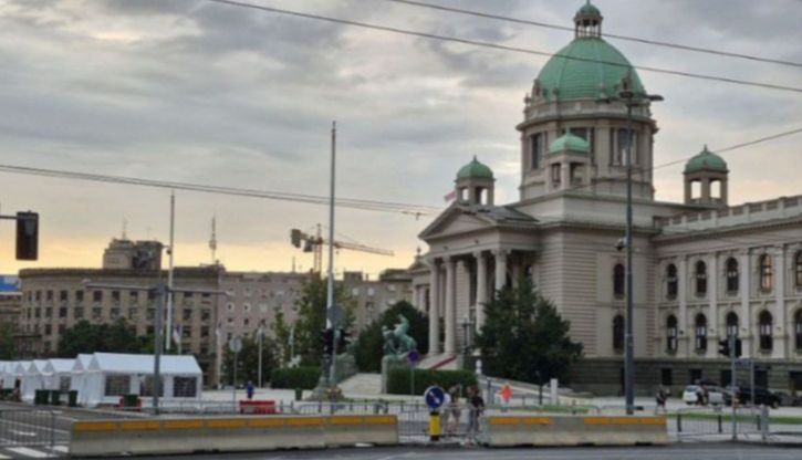 Policajci uhapsili jednu osobu zbog sumnje da je muškarcu nožem nanio ...