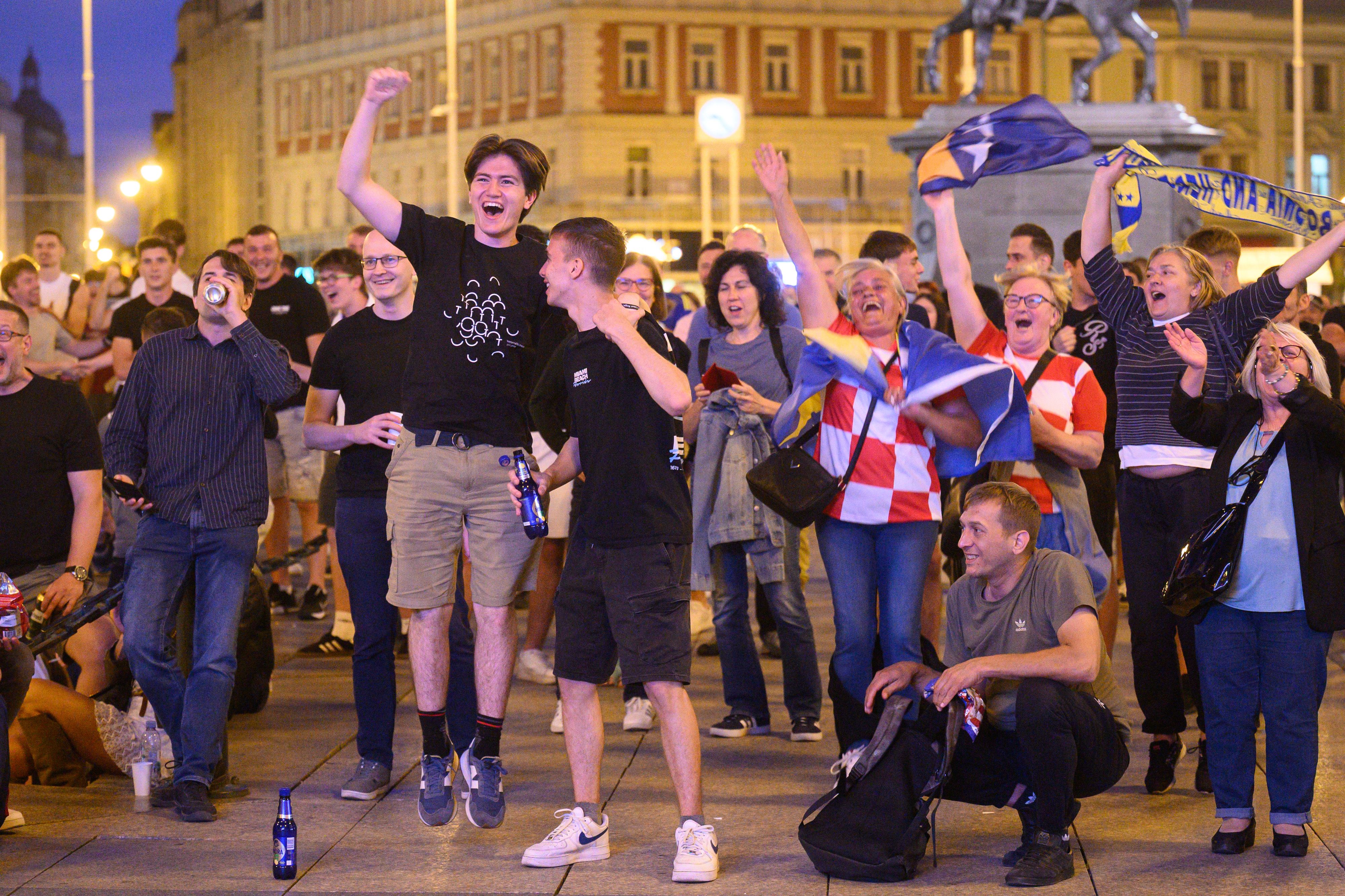 Zagreb uz BiH: Zmajevi se prate i na Trgu bana Jelačića