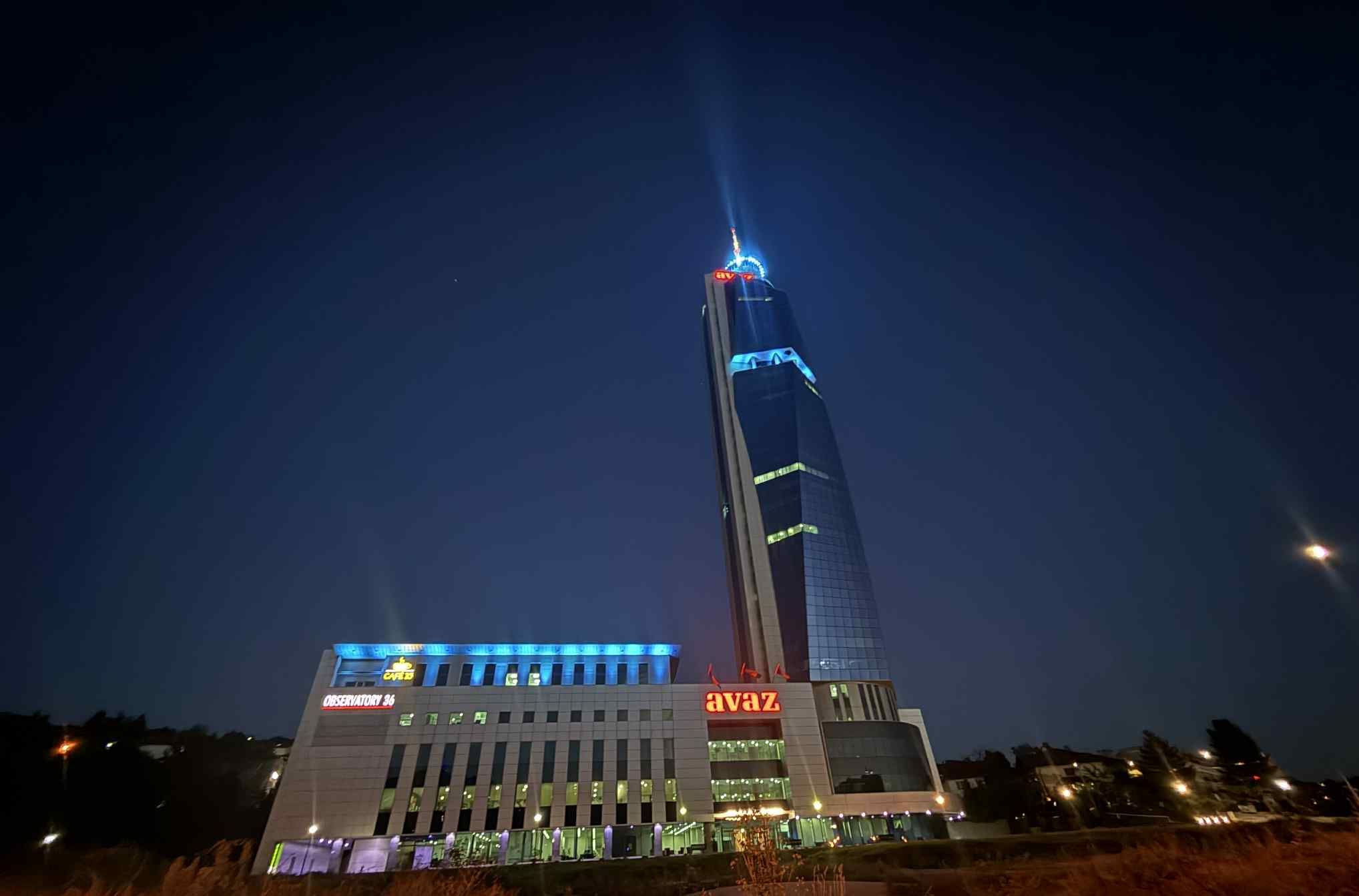 "Avaz Twist Tower" večeras osvijetljen tirkiznom bojom povodom ...